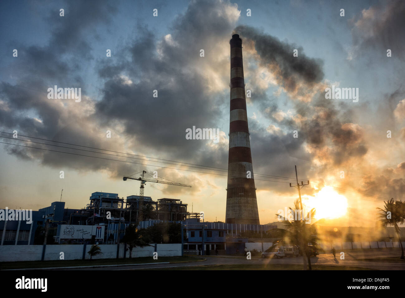Oil refinery cuba hi-res stock photography and images - Alamy