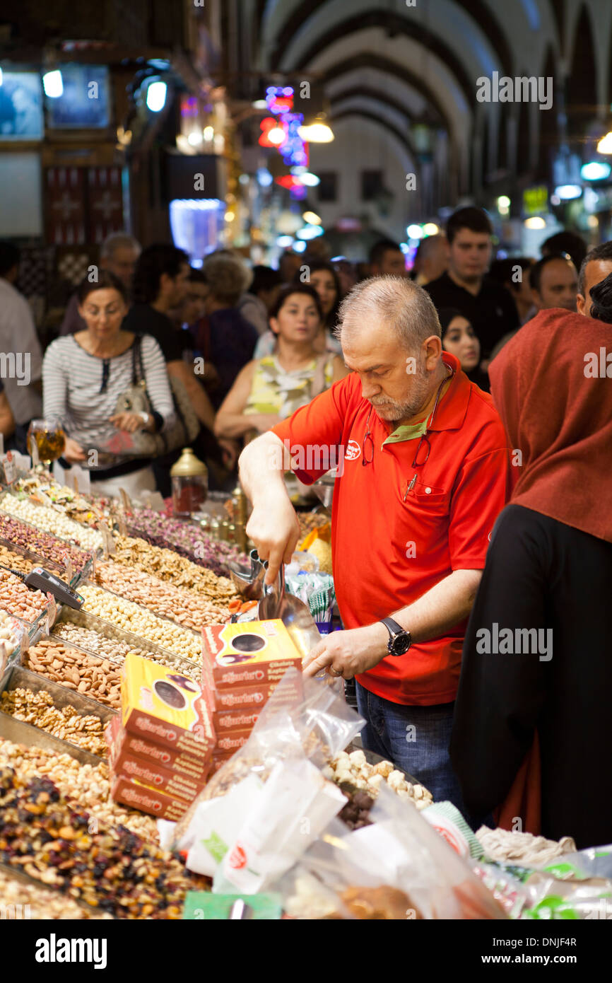 Middle eastern market overview hi-res stock photography and images - Alamy