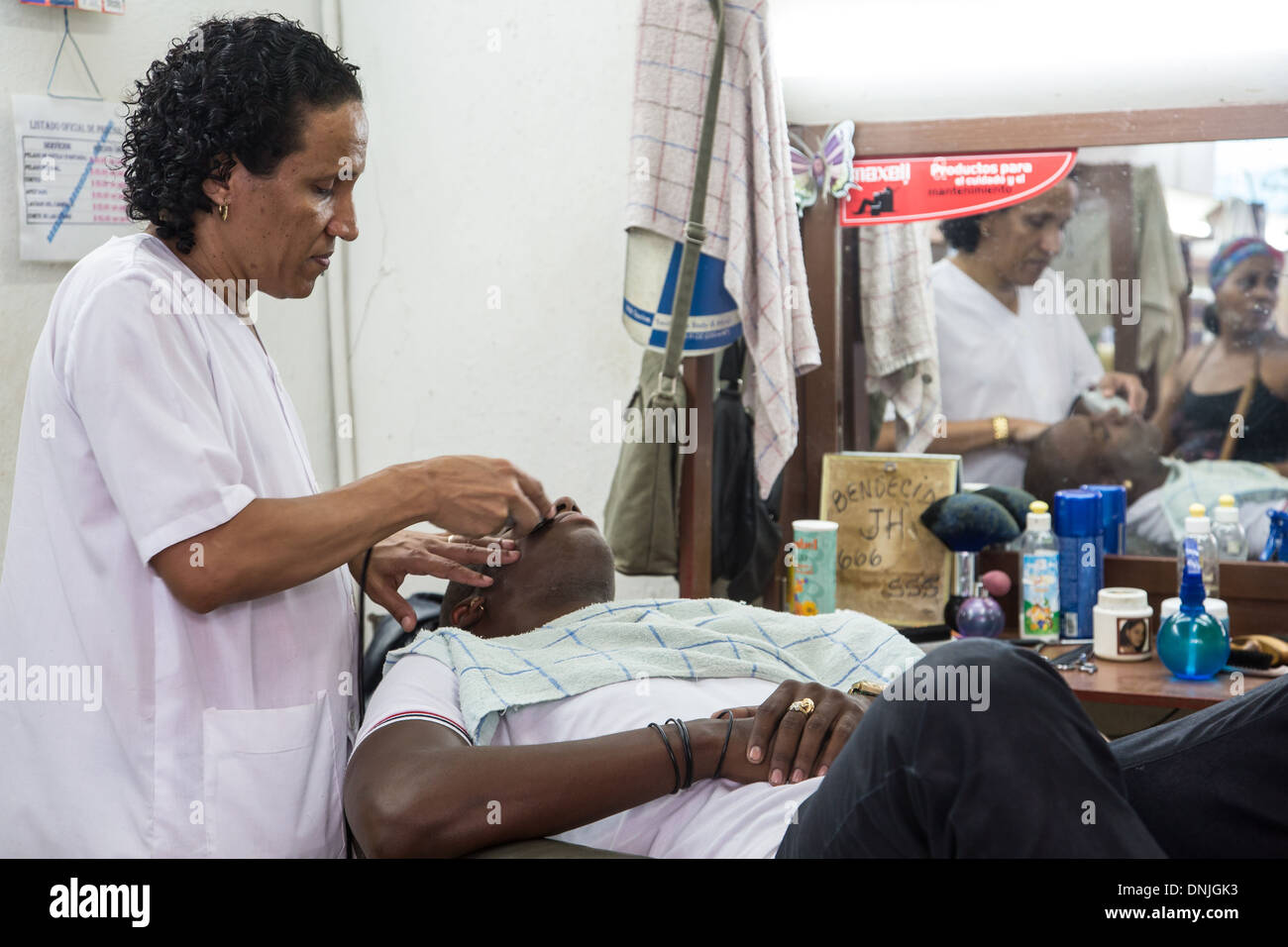 BARBER, HAIRDRESSER, CALLE SAN RAFAEL, HAVANA, CUBA, THE CARIBBEAN ...
