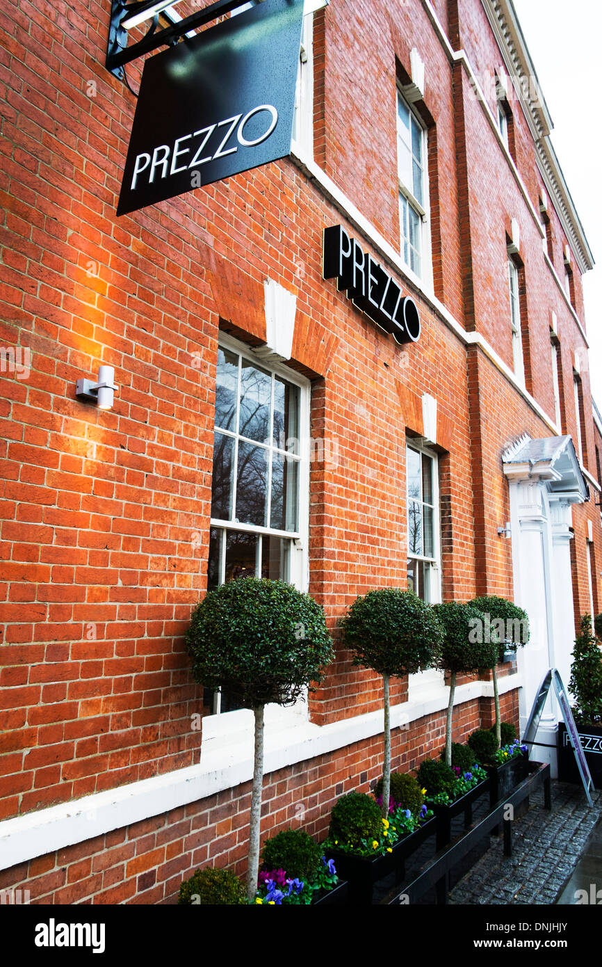 Prezzo italian restaurant hi-res stock photography and images - Alamy