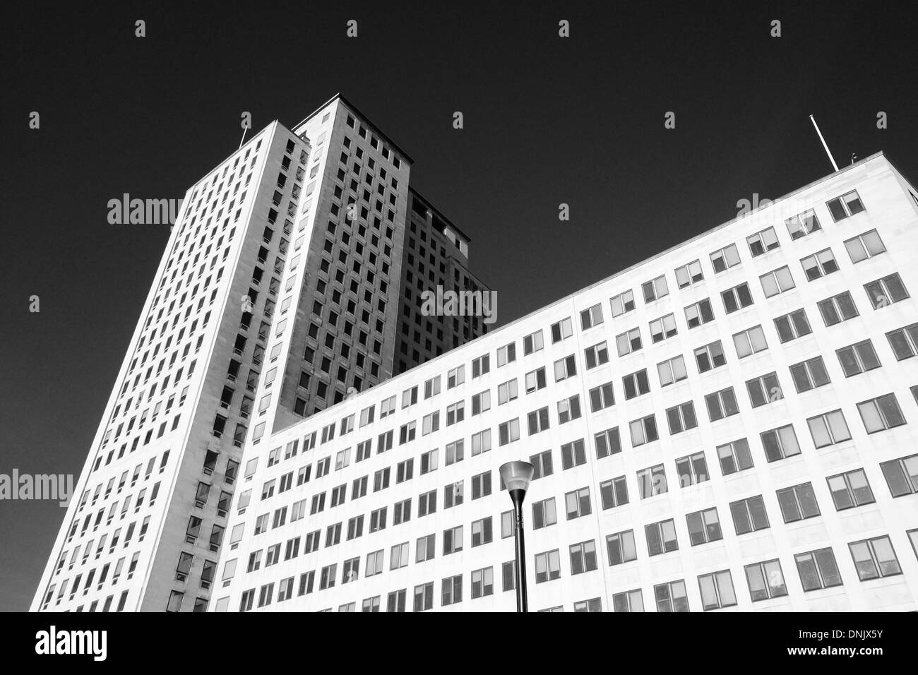 The Shell Building Stock Photo - Alamy