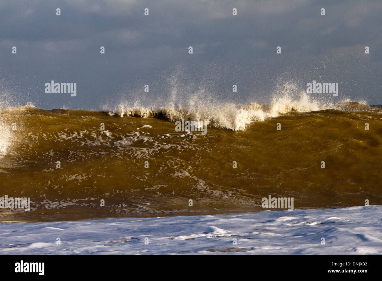 Freak waves at Hemsby during east coast tidal surge of December 6th ...