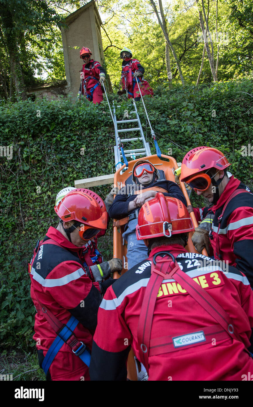 Evacuation training hi-res stock photography and images - Alamy