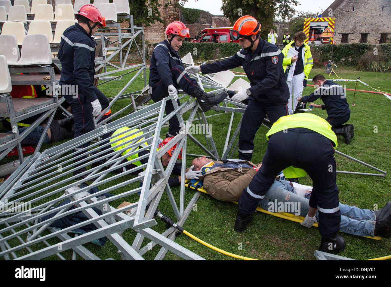 Exercise in freeing a victim hi-res stock photography and images - Alamy