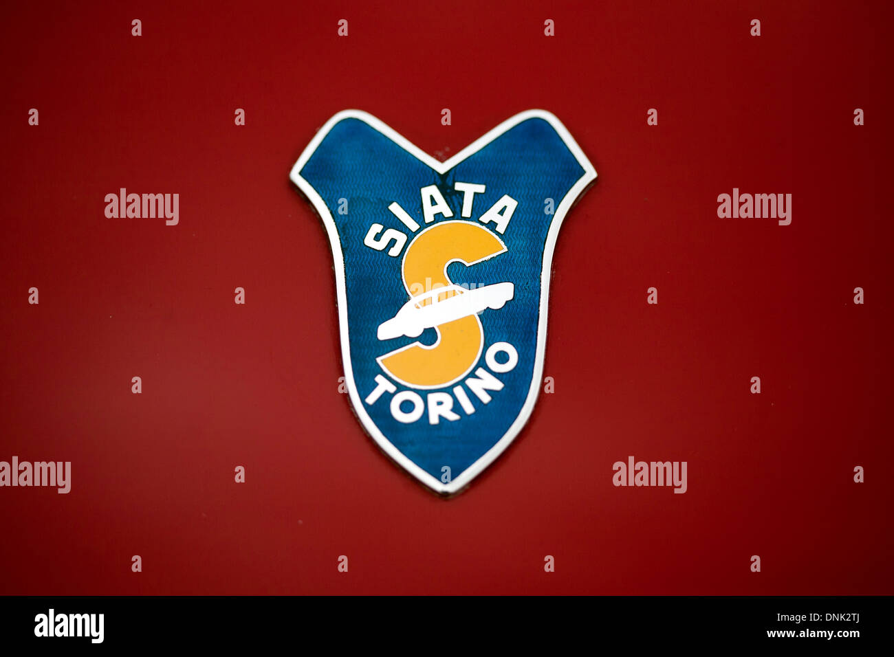 Vintage car logo hi-res stock photography and images - Alamy