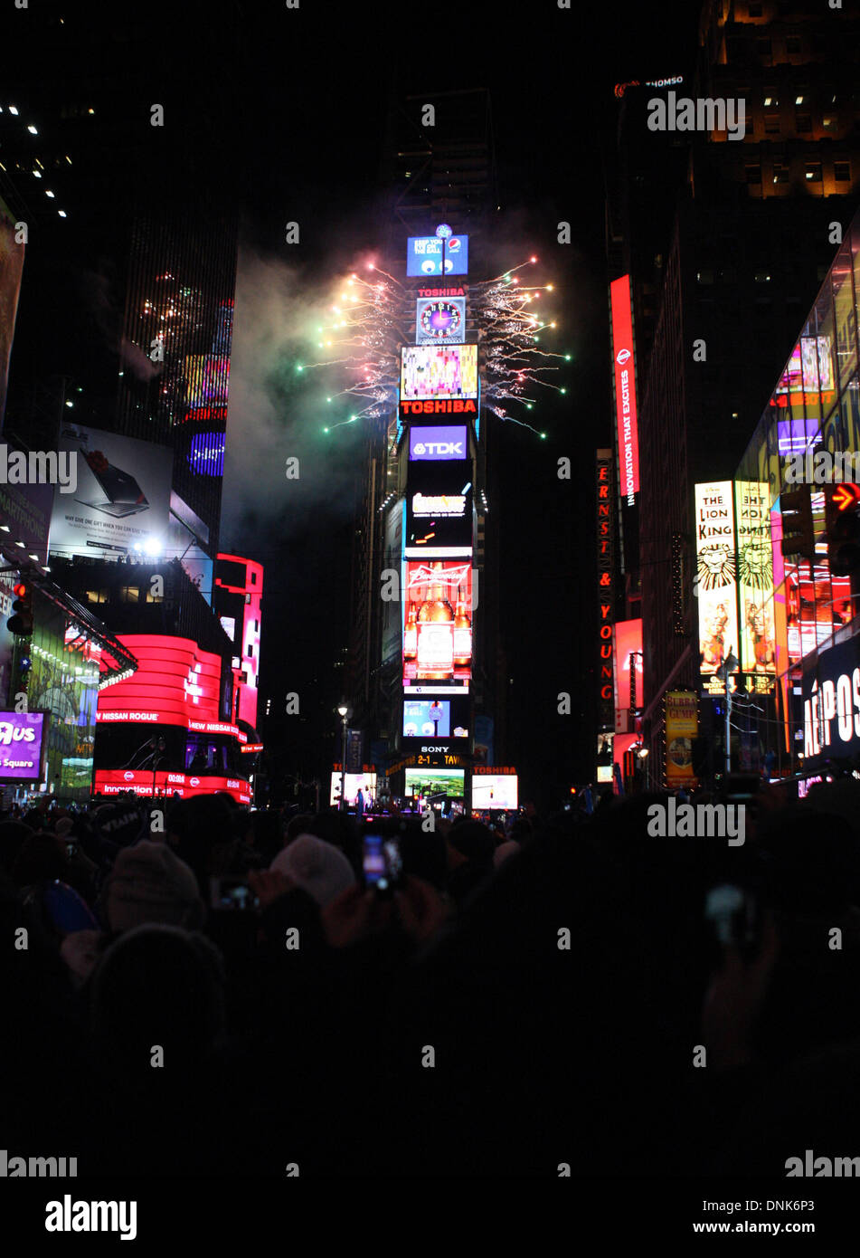 New york time square fireworks hi-res stock photography and images - Alamy