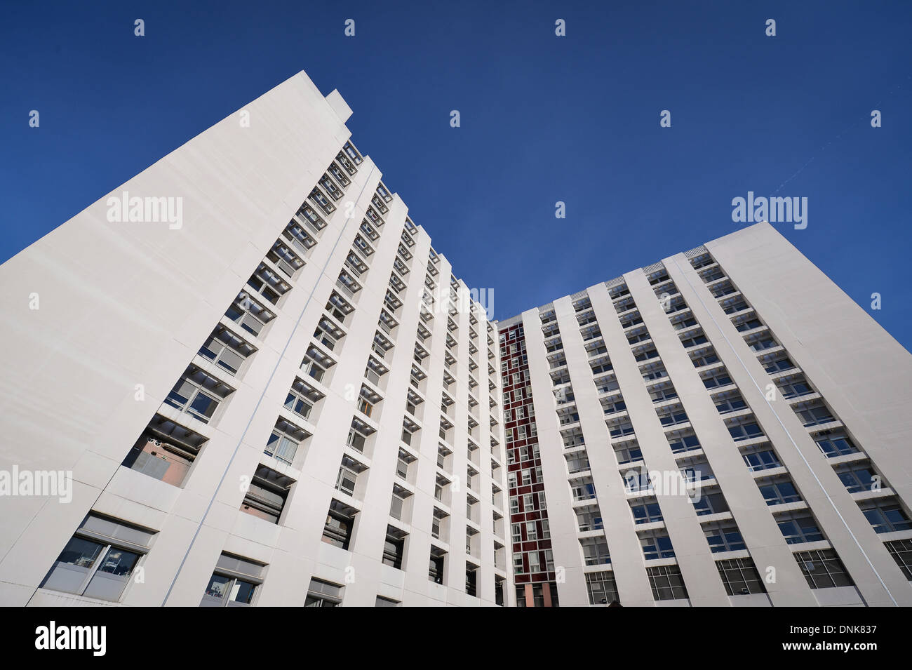 The 'Centre Hospitalier Universitaire' (CHU) hospital in Grenoble ...