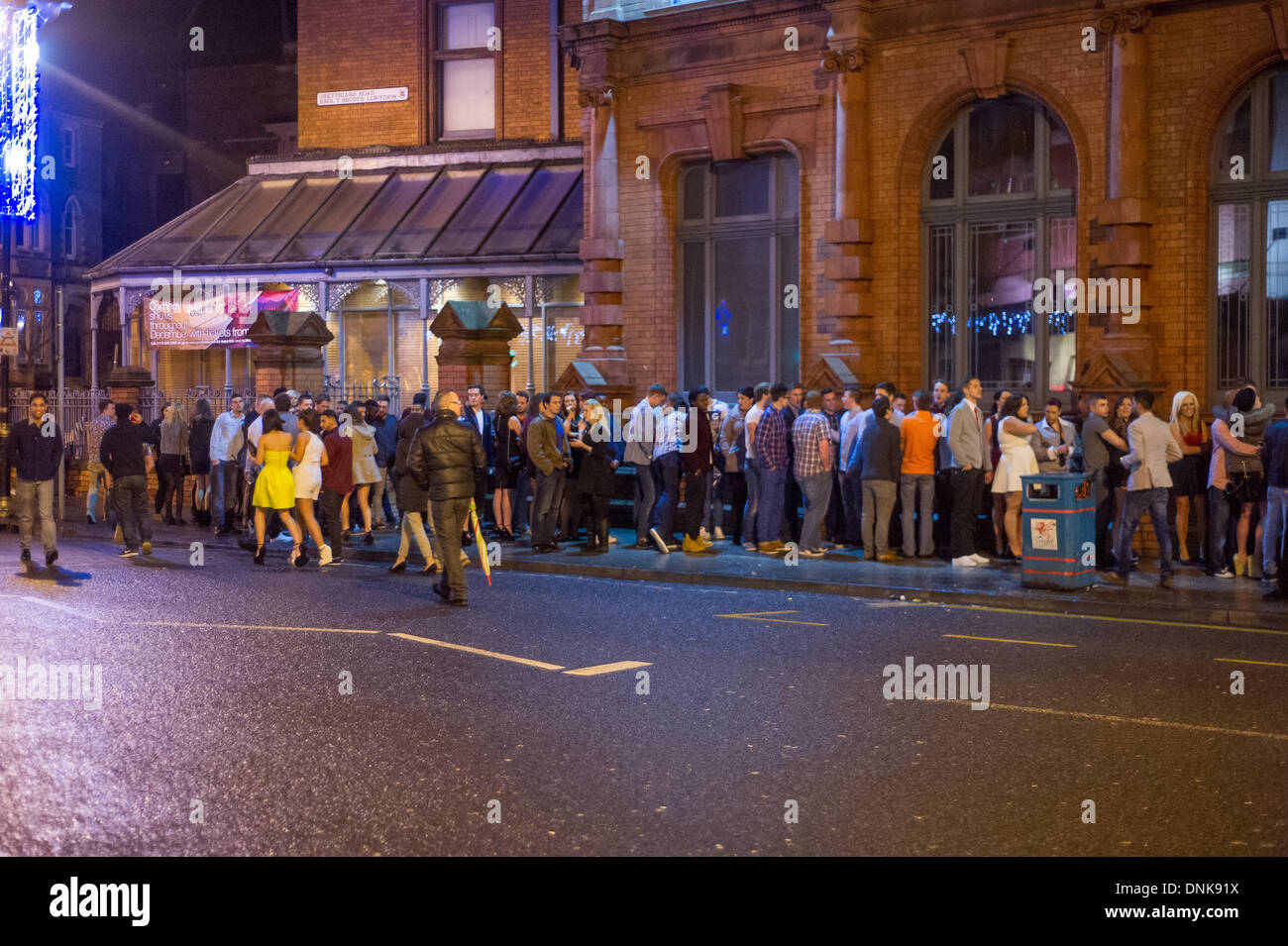 Celebrating wales hi-res stock photography and images - Alamy