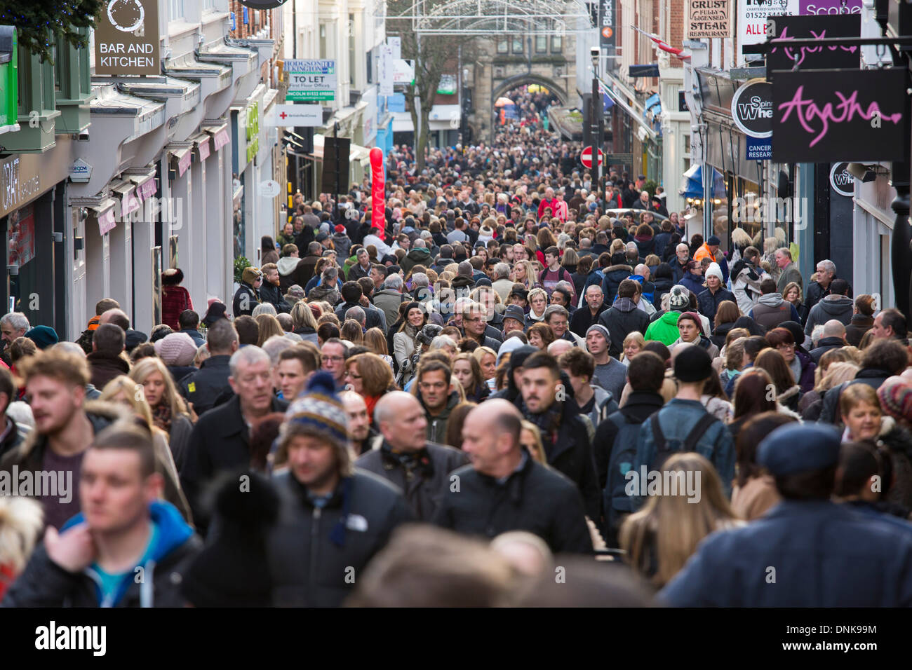 Packed streets hi-res stock photography and images - Alamy