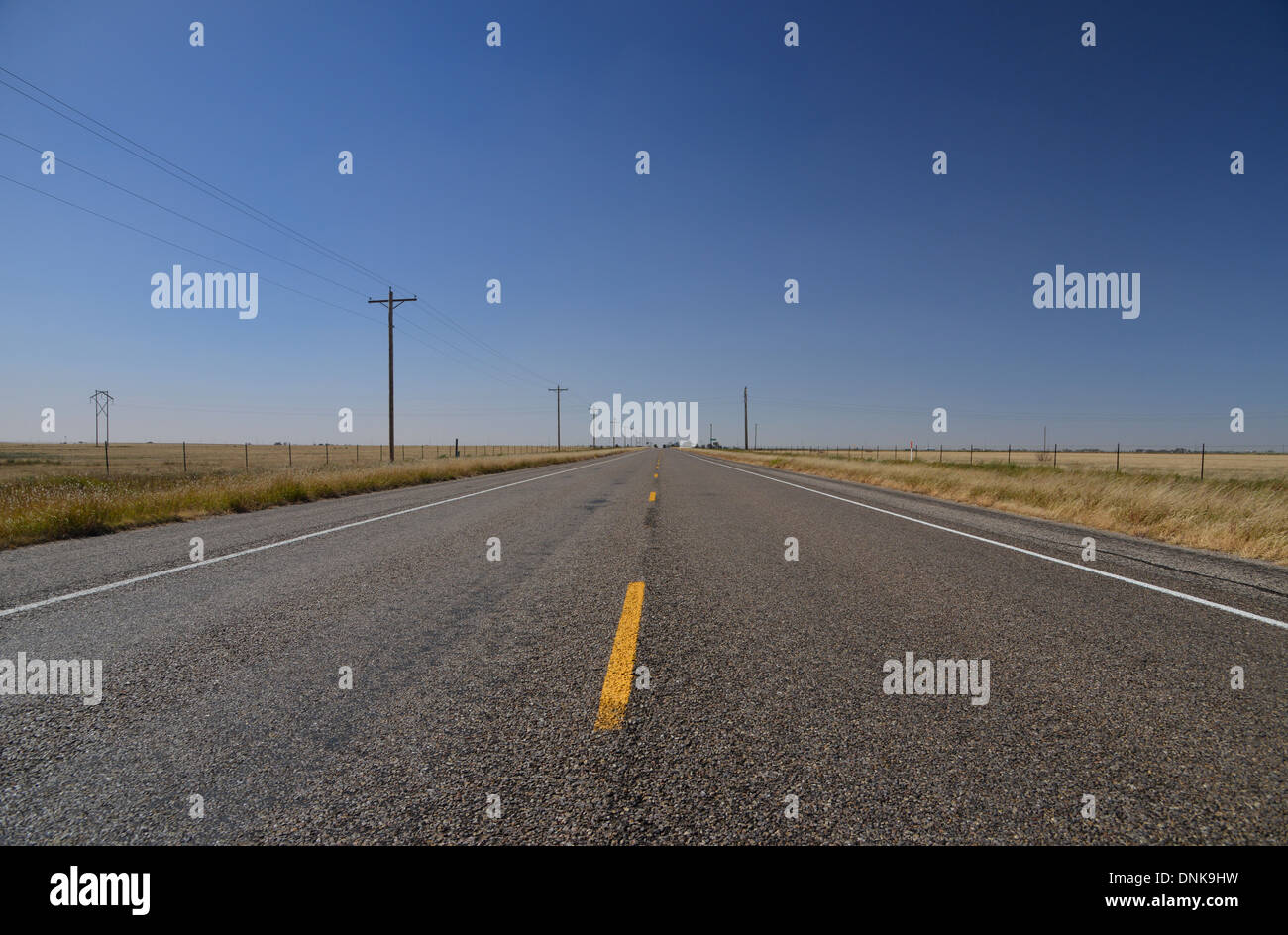 Straight road hi-res stock photography and images - Alamy