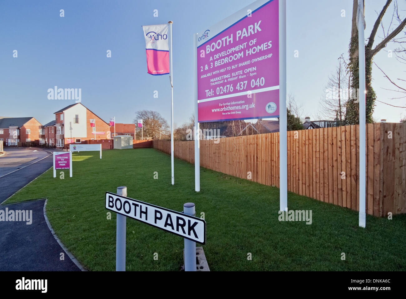New housing development advertising sign hi-res stock photography and ...
