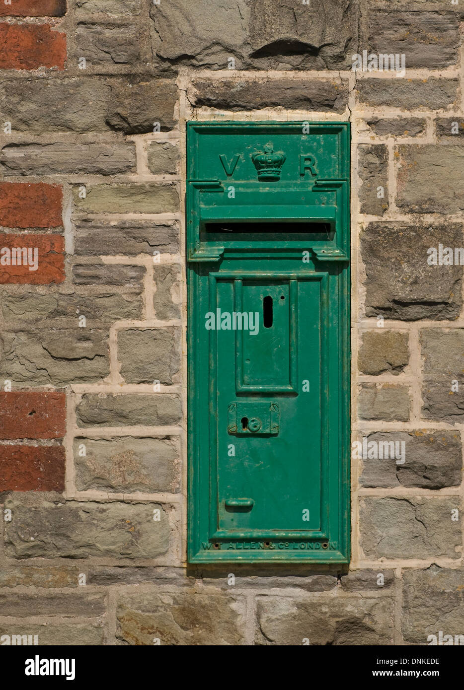 Postbox and green hi-res stock photography and images - Alamy