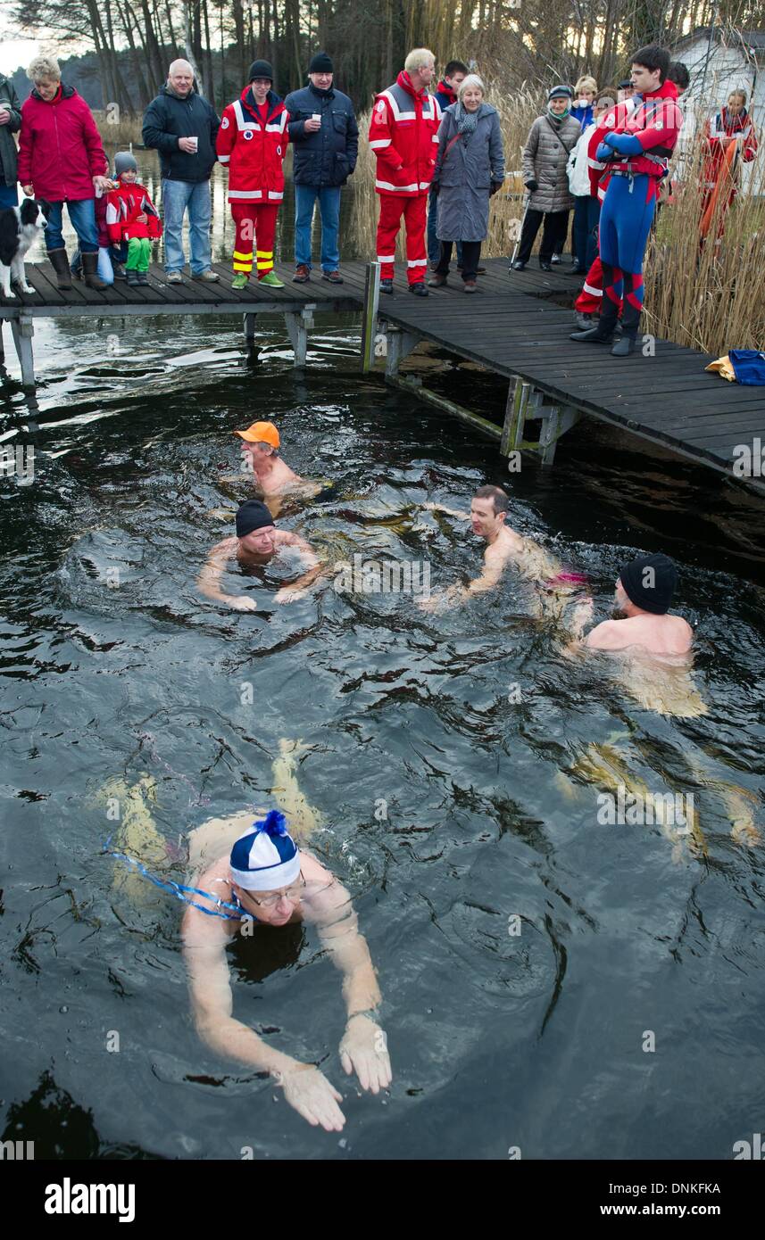 Swim in ice hi-res stock photography and images - Alamy