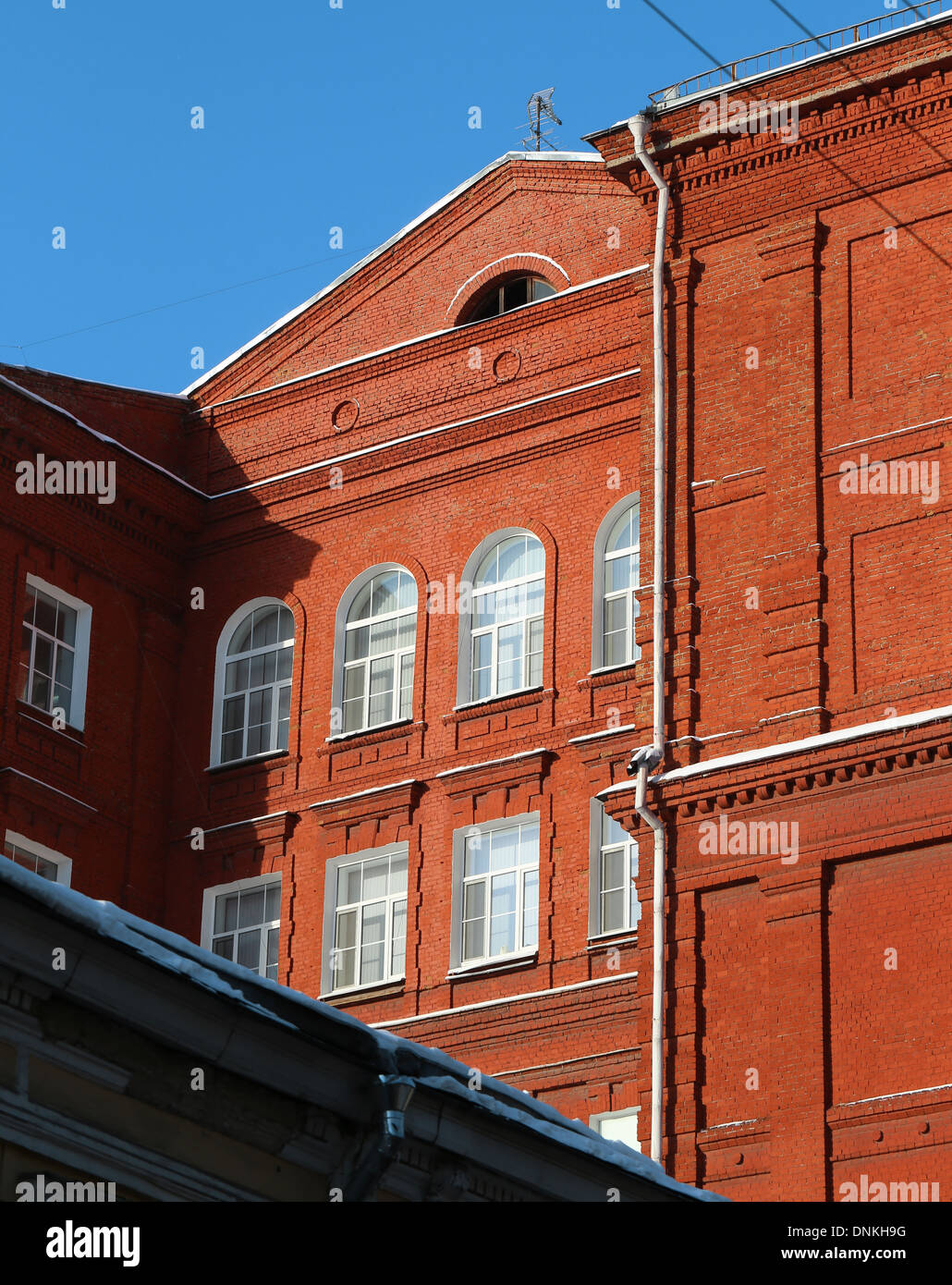 Red brick building hi-res stock photography and images - Alamy