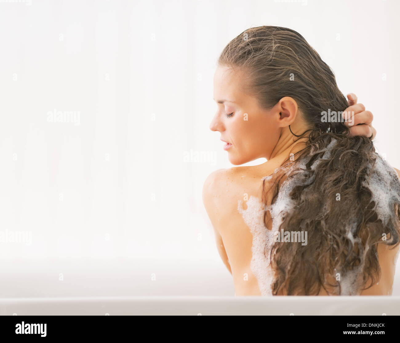 Washing hair hi-res stock photography and images - Alamy