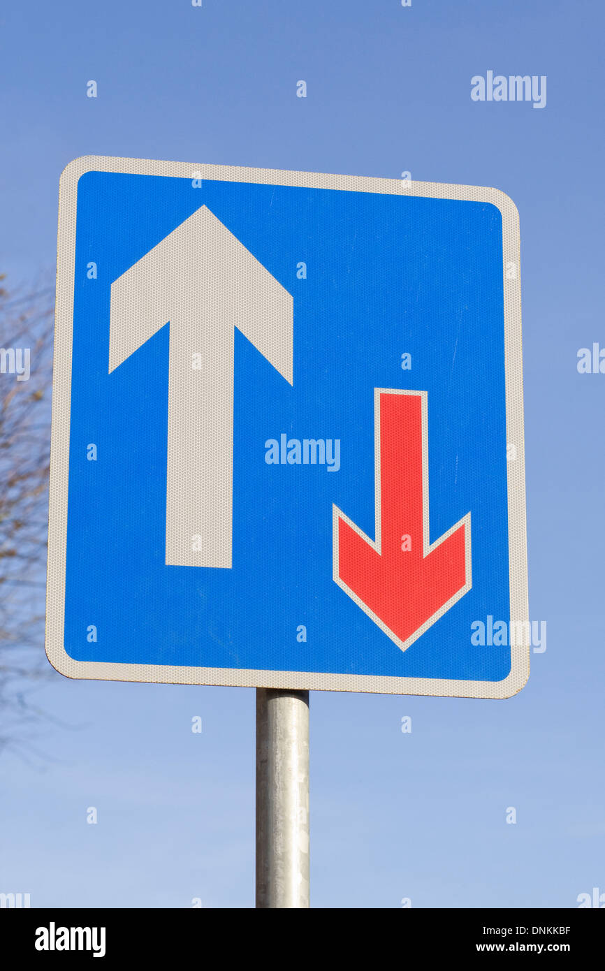 Priority over oncoming traffic sign hi-res stock photography and images ...