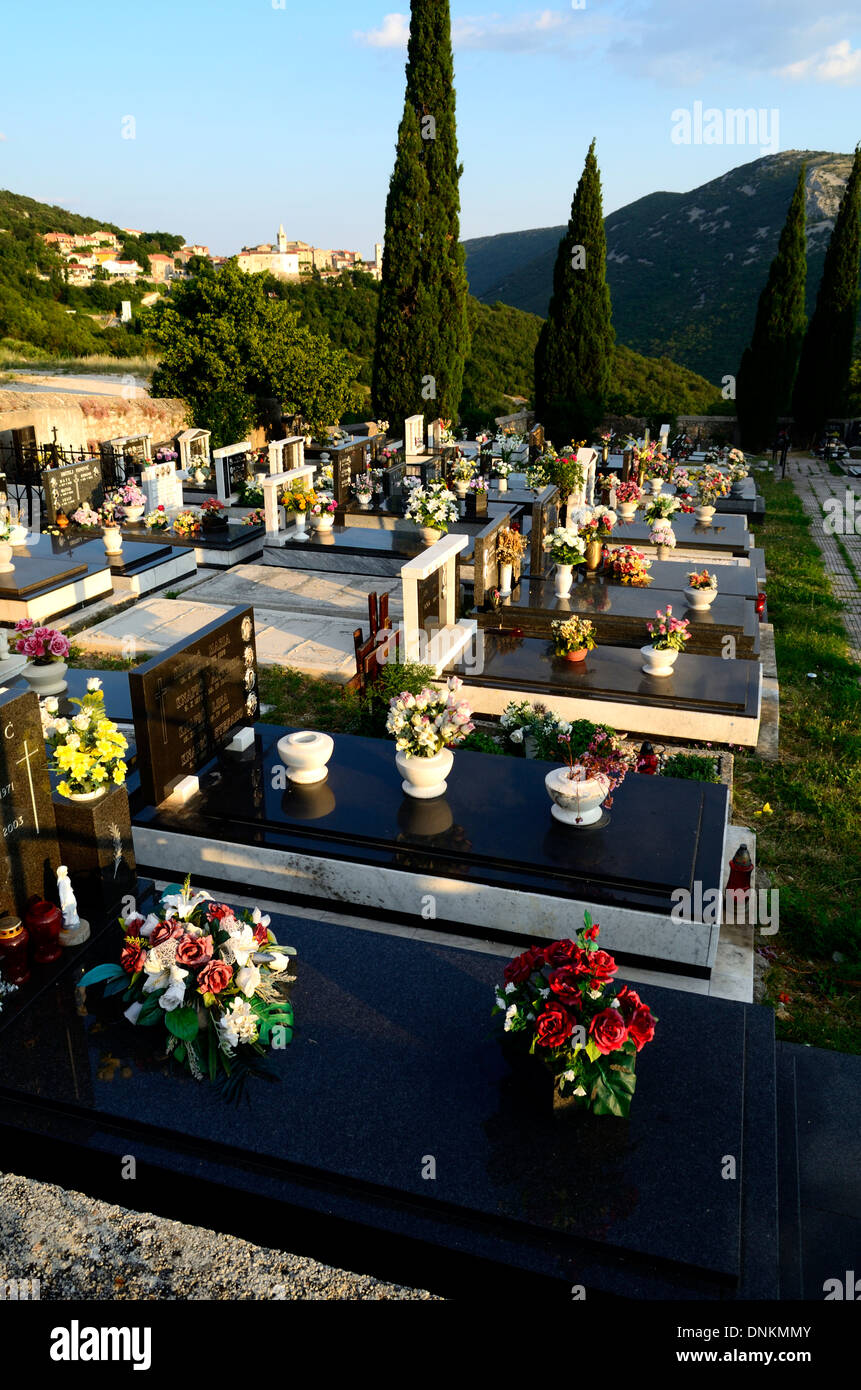 Rural cemetery hi-res stock photography and images - Alamy