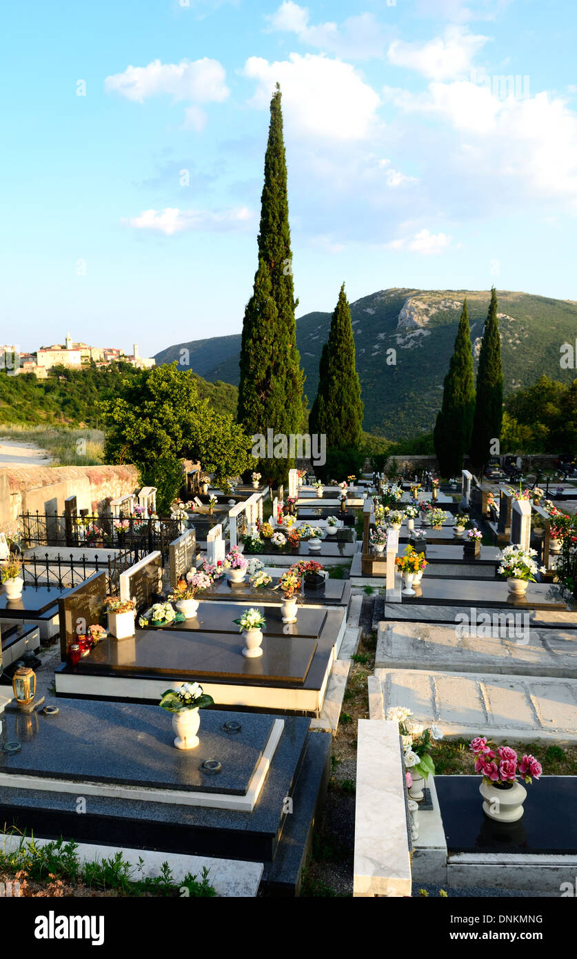 Rural cemetery hi-res stock photography and images - Alamy