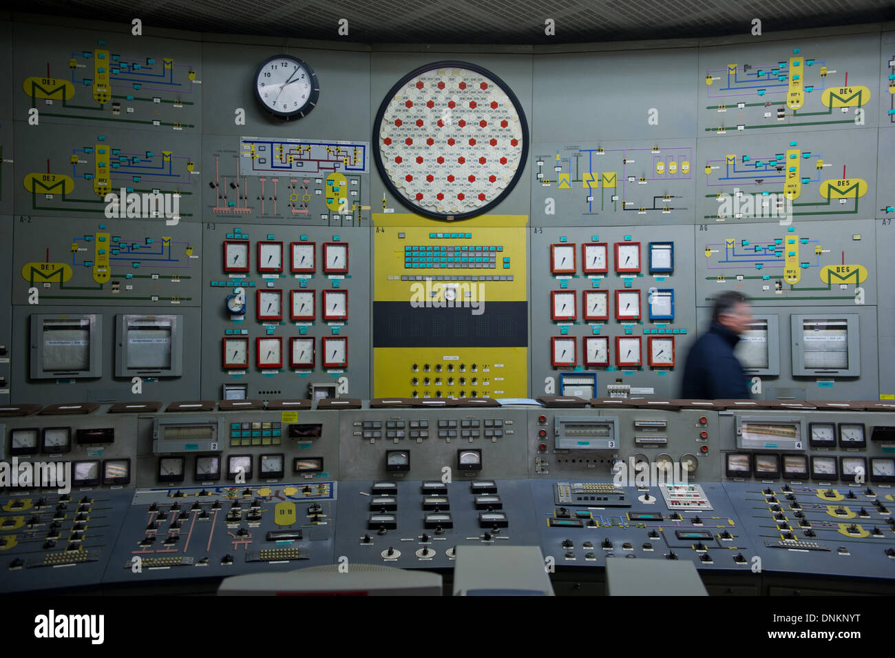Control room nuclear power plant hi-res stock photography and images ...