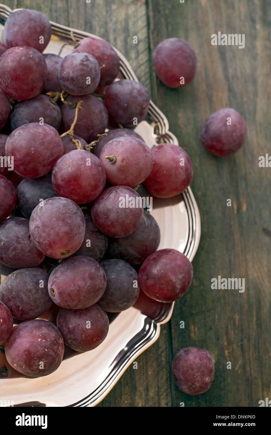 Tray of grapes hi-res stock photography and images - Alamy