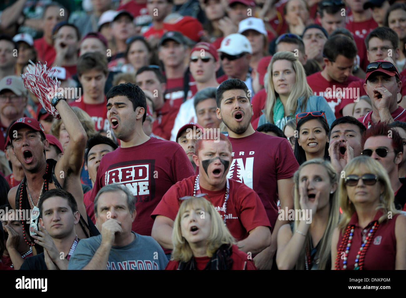 Stanford stadium football fans hi-res stock photography and images - Alamy