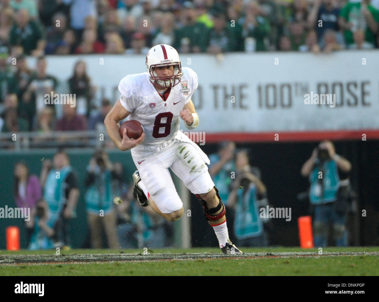 Pasadena, California, USA. 1st January 2014. Kevin Hogan QB #8 of ...