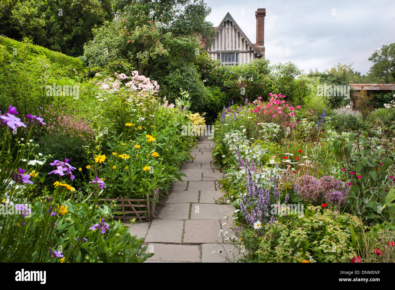 Great dixter garden hi-res stock photography and images - Alamy