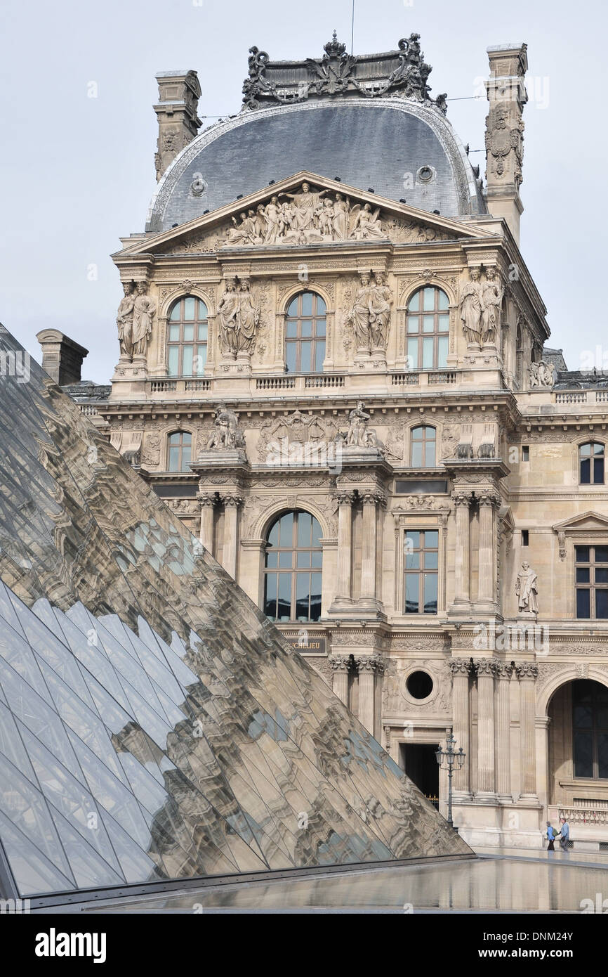 Louvre pyramid structure hi-res stock photography and images - Alamy