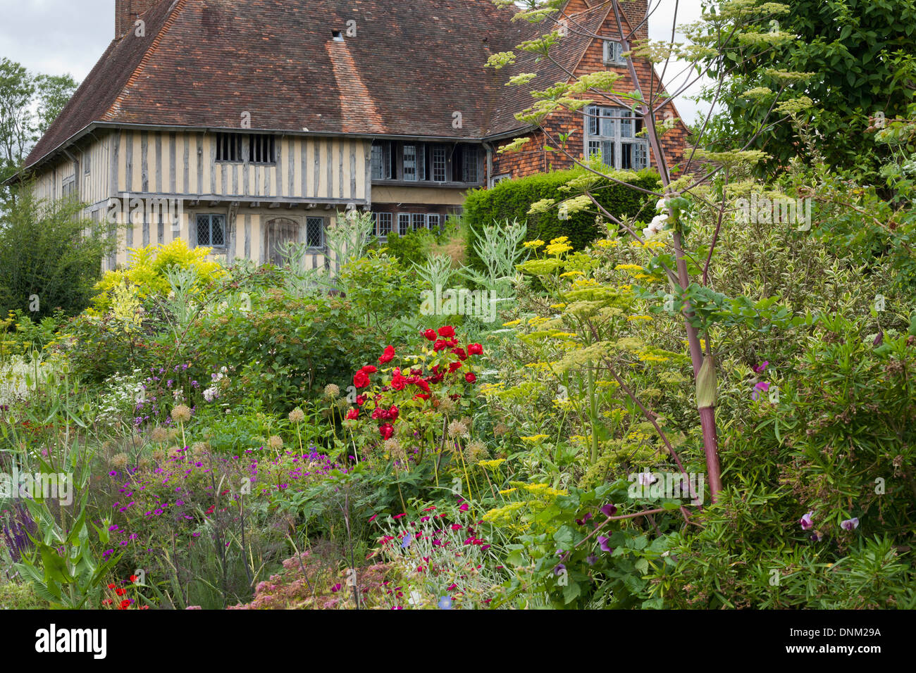 Summer borders at Great Dixter. Sussex England Stock Photo - Alamy