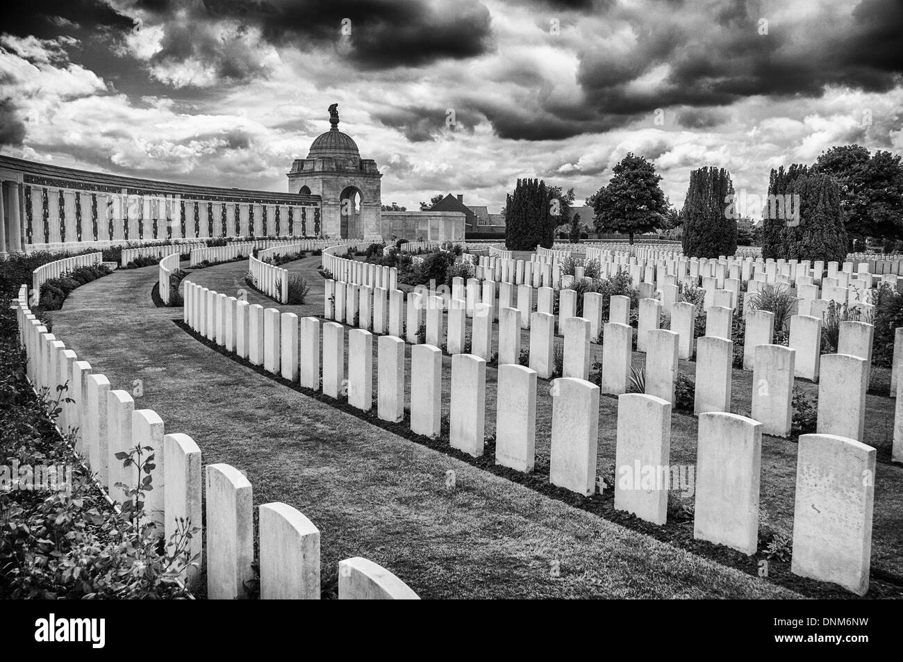 Ww1 headstones first world war Black and White Stock Photos & Images ...