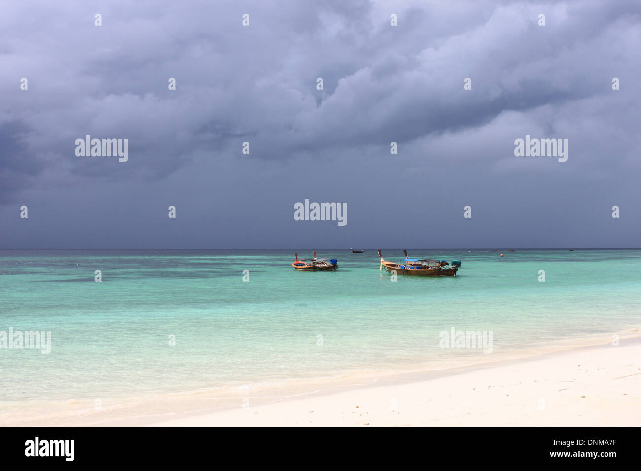 Grey boats hi-res stock photography and images - Alamy