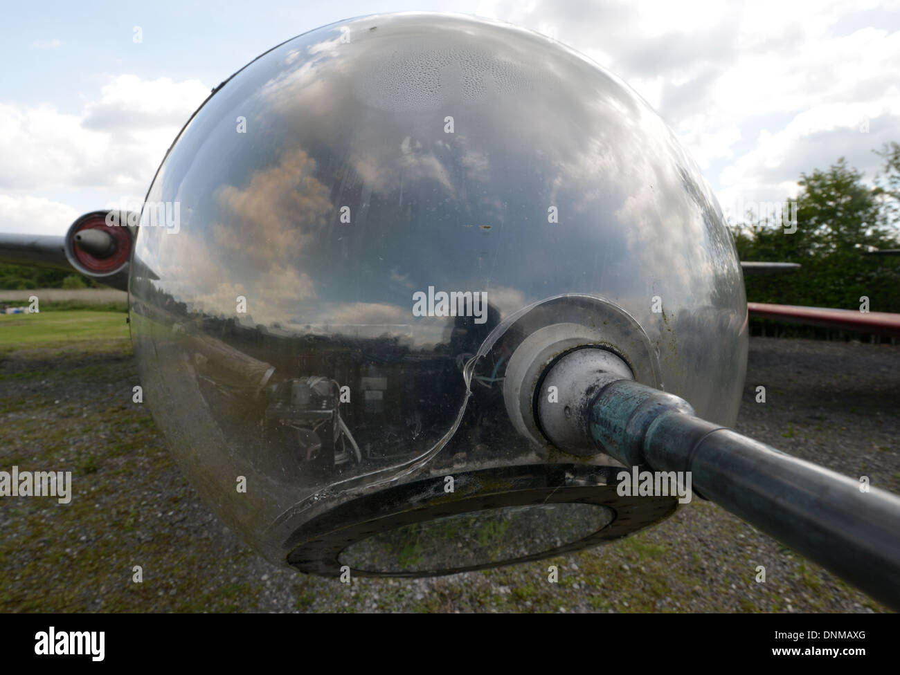 Aircraft nose cone hi-res stock photography and images - Alamy