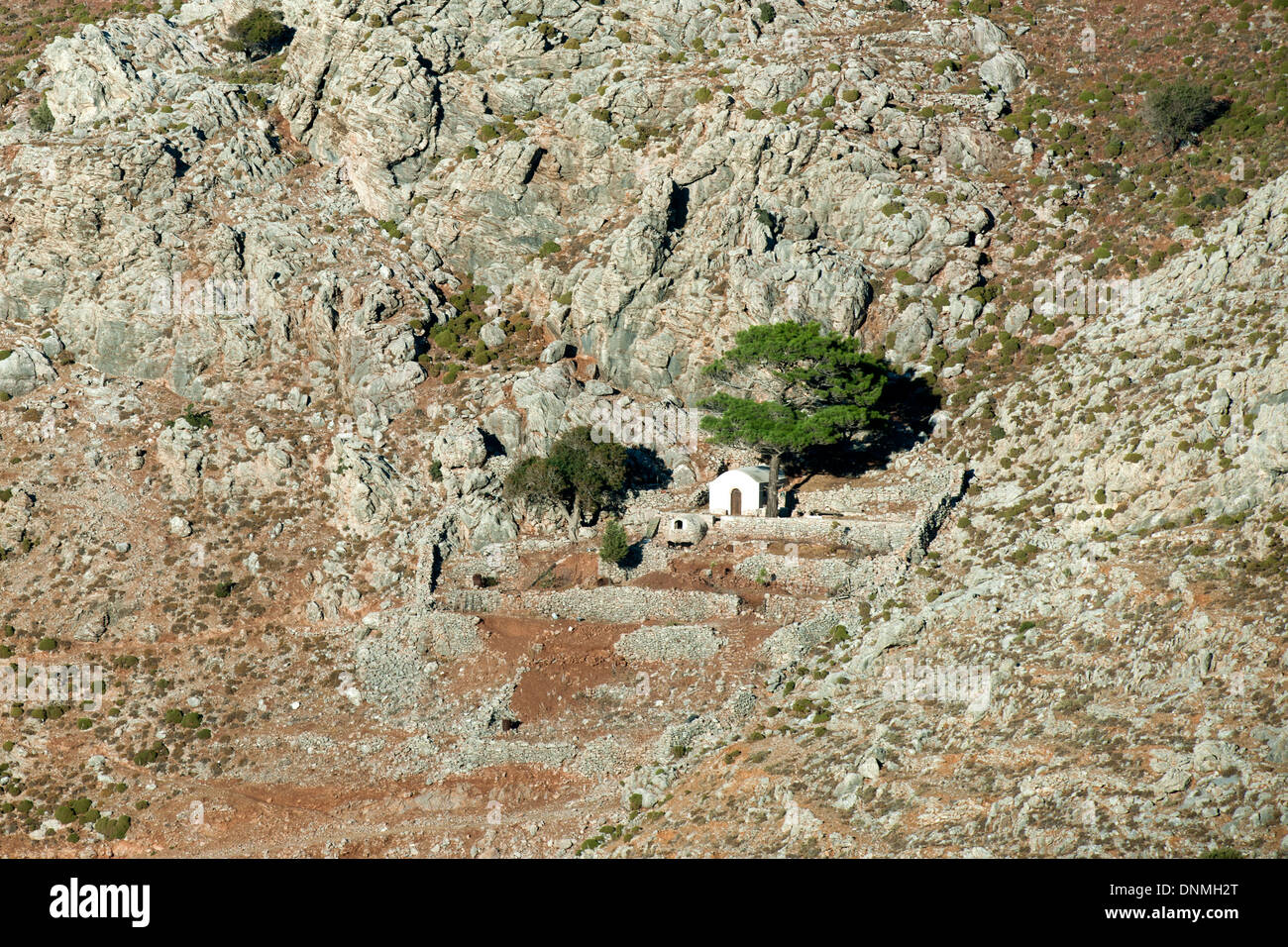 Griechenland, Insel Tilos, Bucht von Livadia, byzantinische Kapelle Agios Pavlos Stock Photo - Alamy