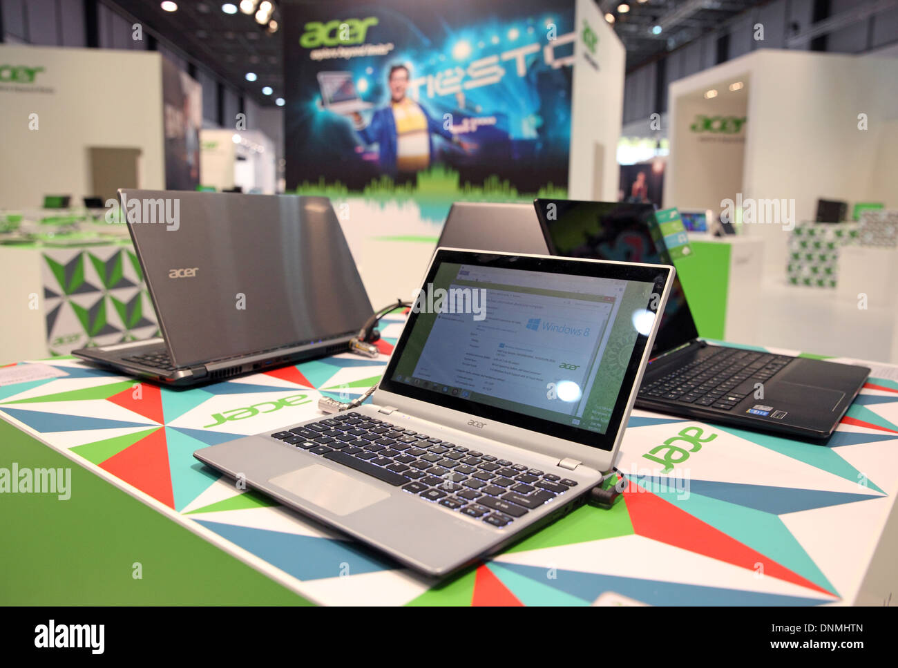 Acer logo hi-res stock photography and images - Alamy