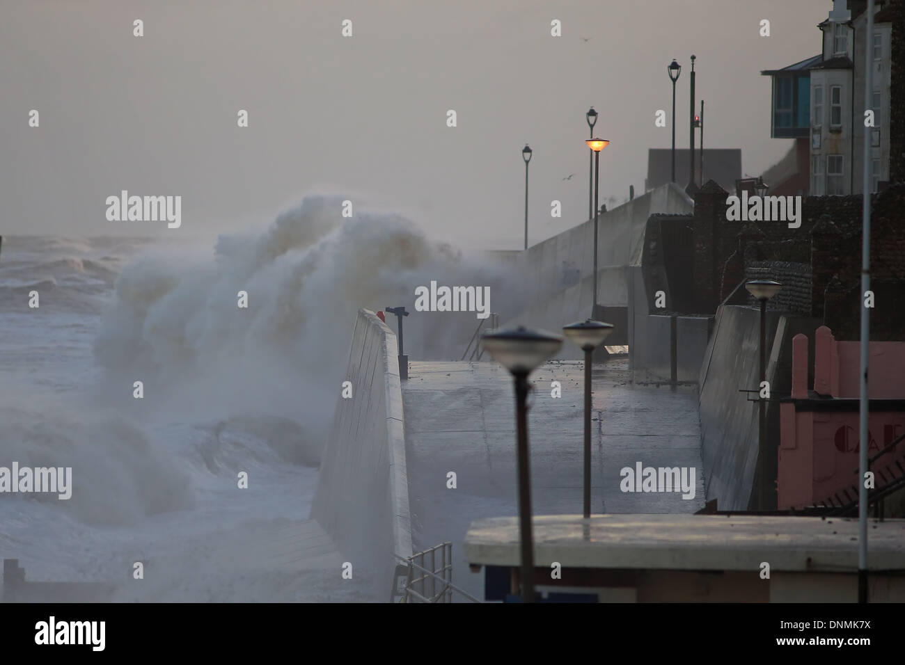 Storm wave with spray Stock Photo - Alamy
