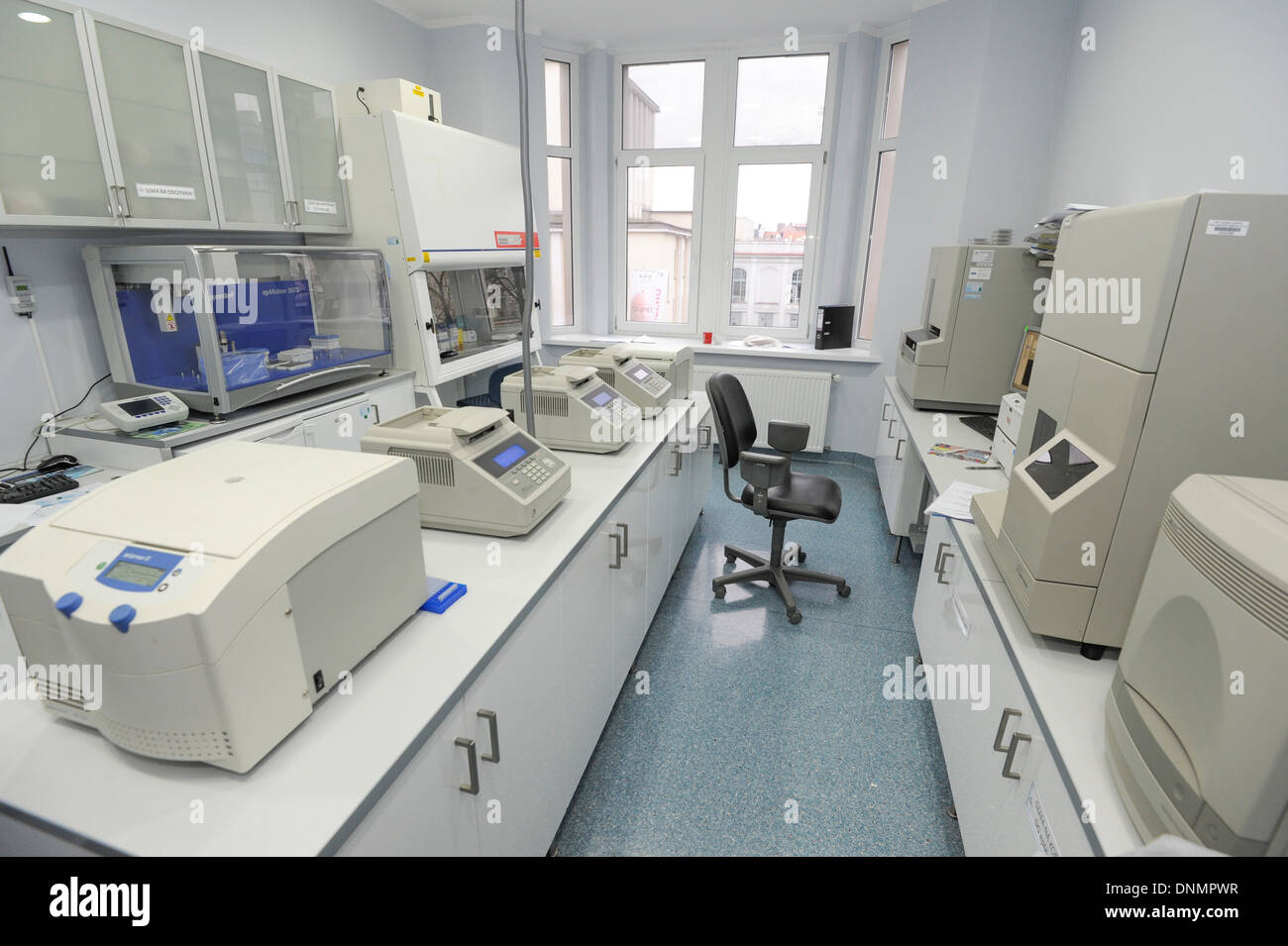 Modern laboratory equipment hi-res stock photography and images - Alamy