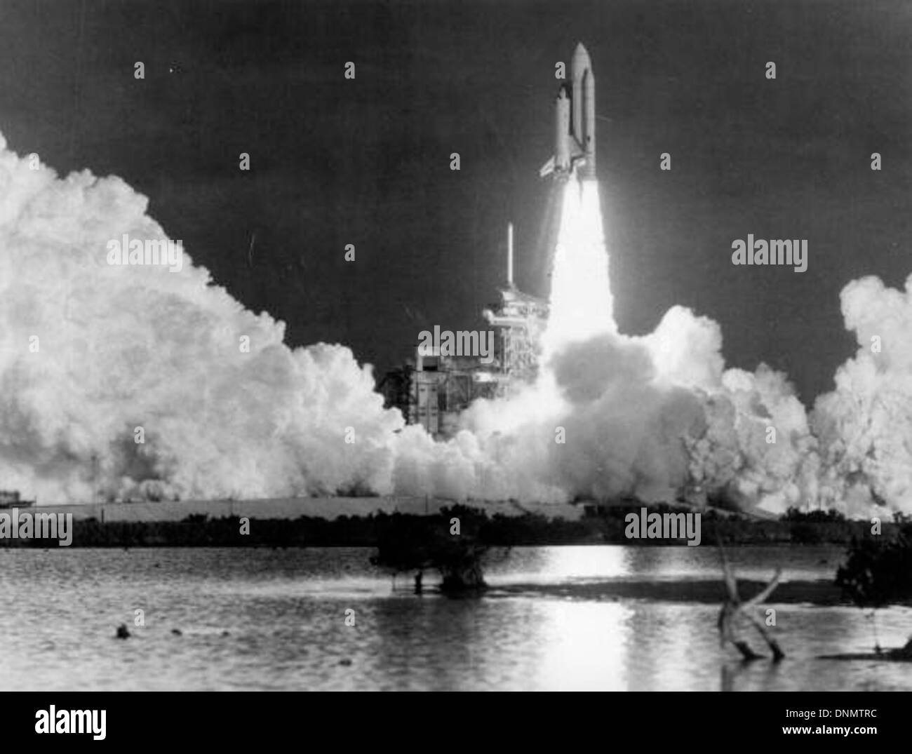 Space shuttle columbia liftoff hi-res stock photography and images - Alamy