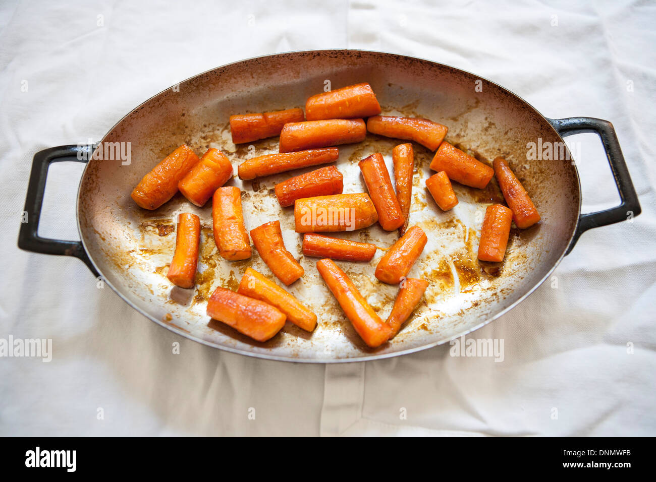 Baked Carrots in Pan Stock Photo - Alamy