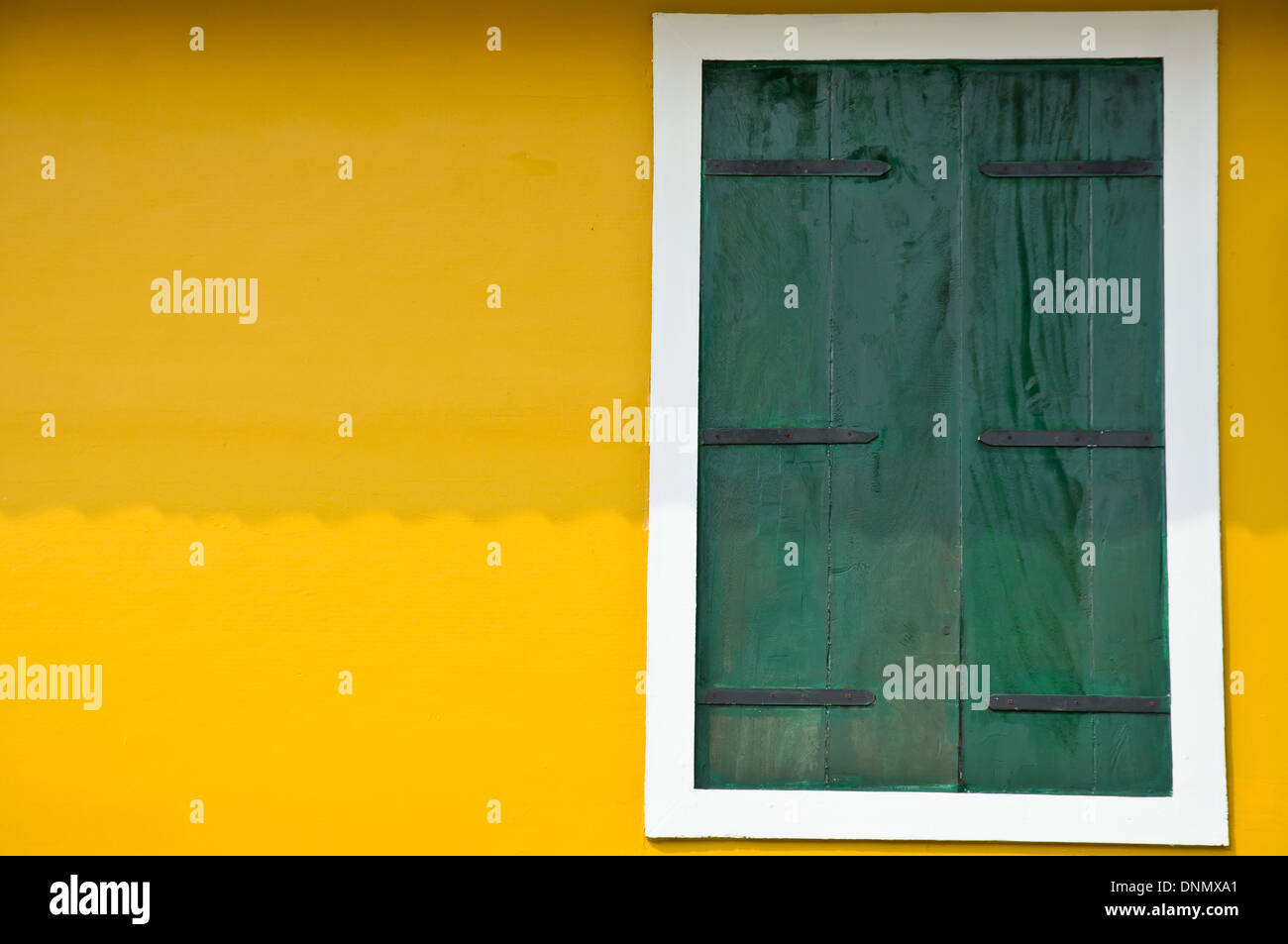 Yellow window frame hi-res stock photography and images - Alamy