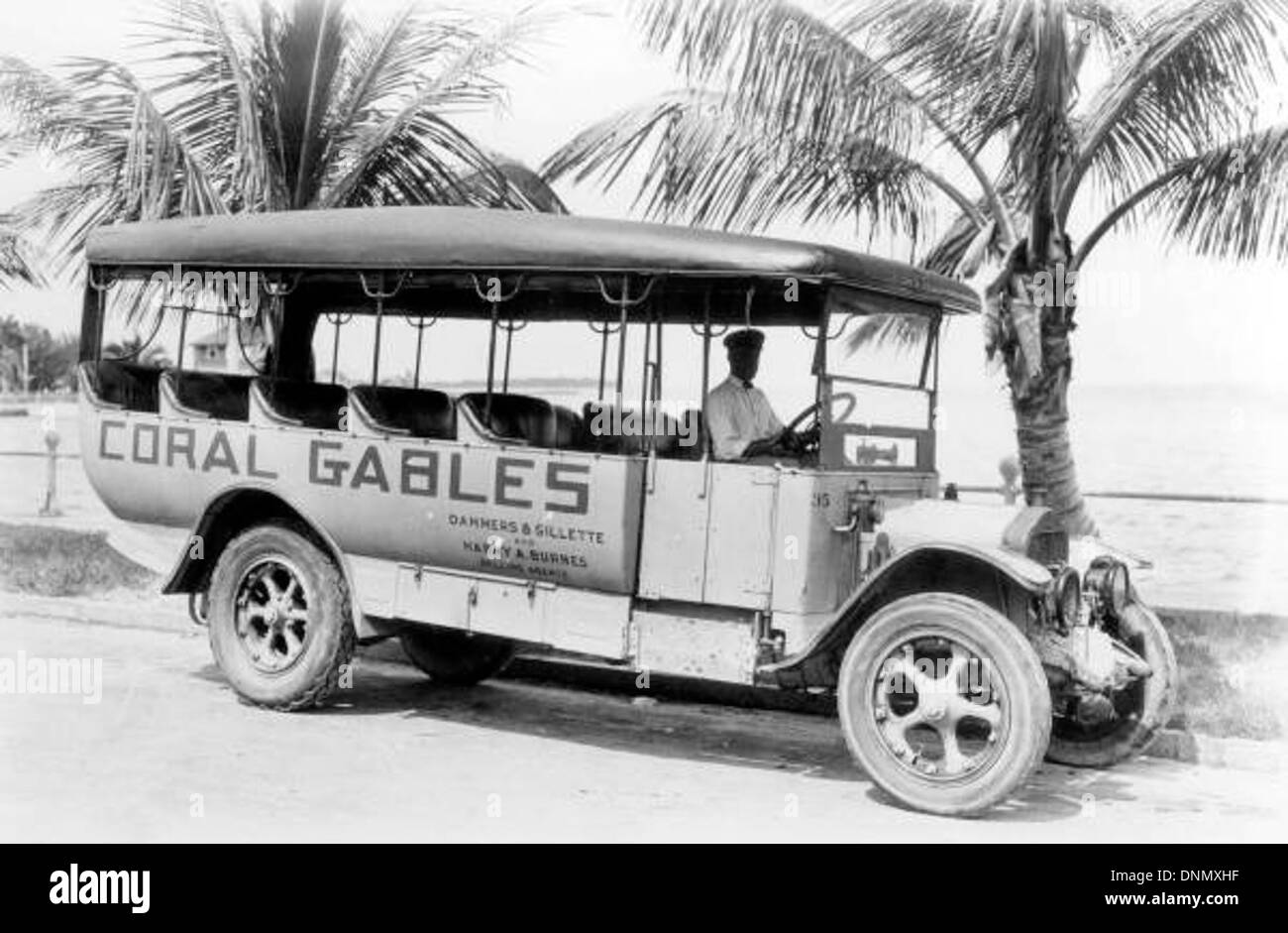 1920s bus hi-res stock photography and images - Alamy