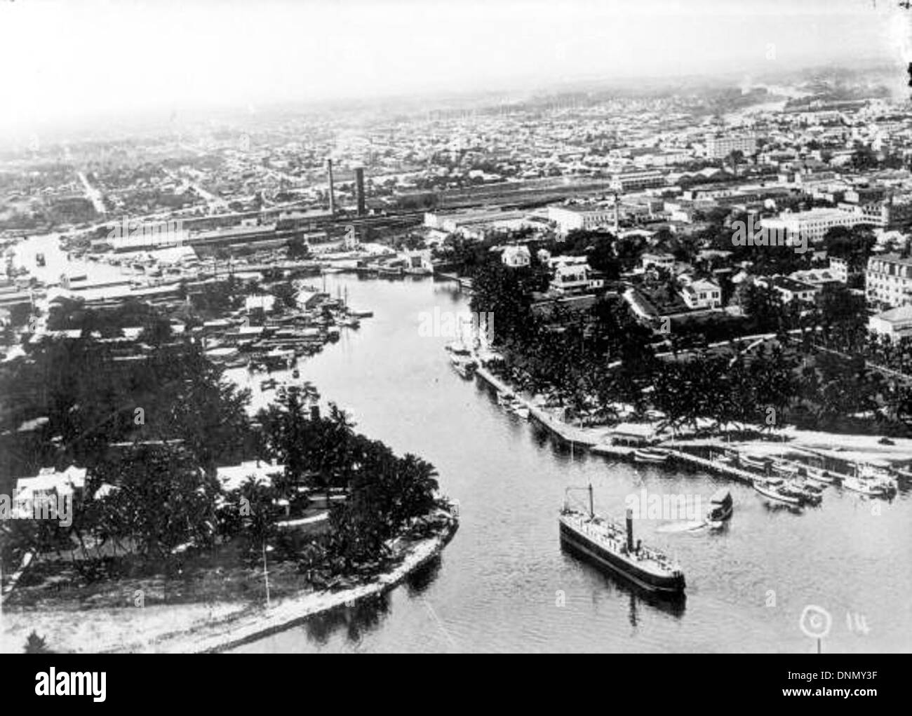 Aerial view ships boats Black and White Stock Photos & Images - Alamy