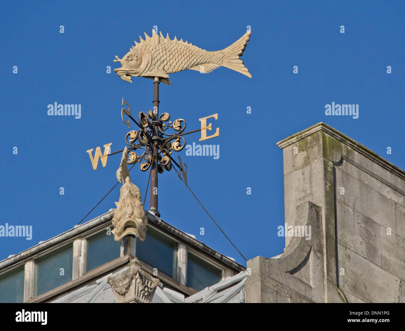 Aspect of Old Billinsgate refurbished fish market building by Thames ...