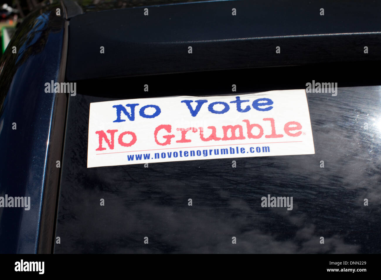 Pro voting bumpersticker in Hawaii, "No Vote No Grumble Stock Photo - Alamy