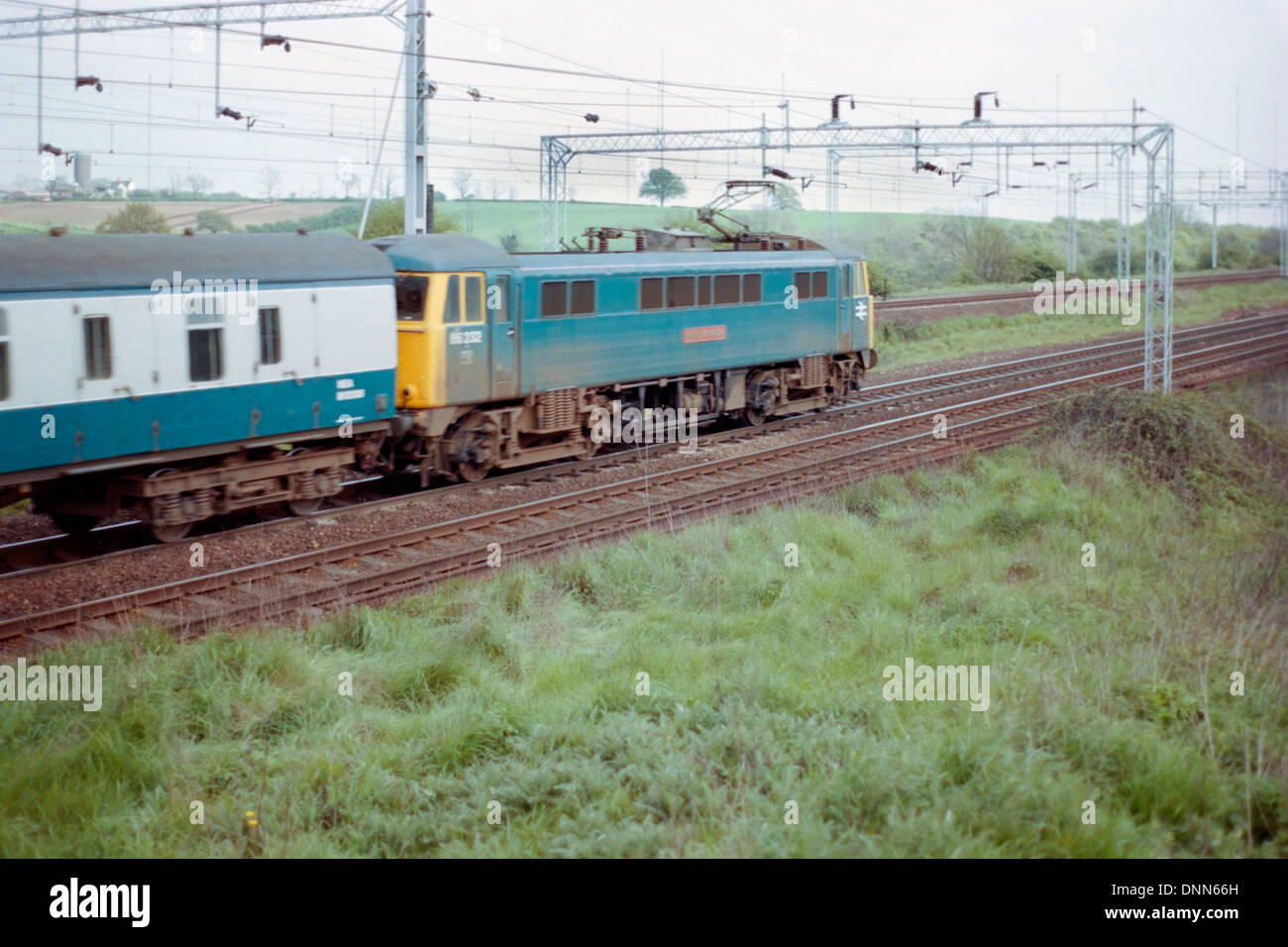 British Railways AC Electric Locomotives: A Pictorial Guide (Modern ...