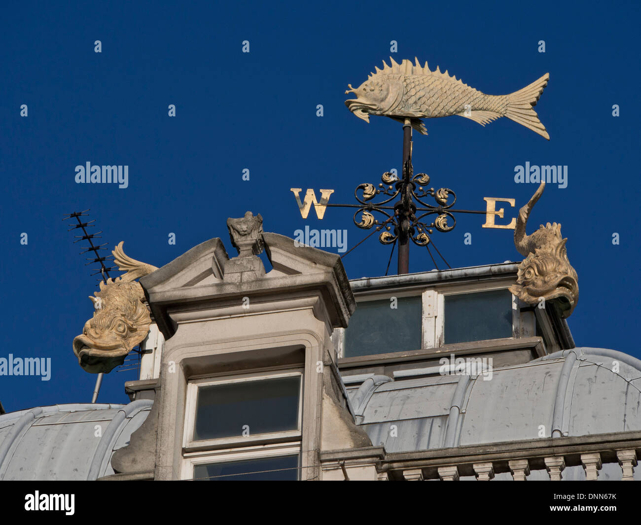 Aspect of Old Billinsgate refurbished fish market building by Thames ...