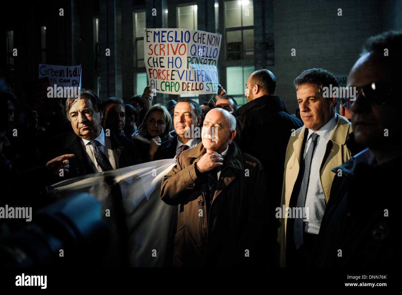 Niño mayor hi-res stock photography and images - Alamy