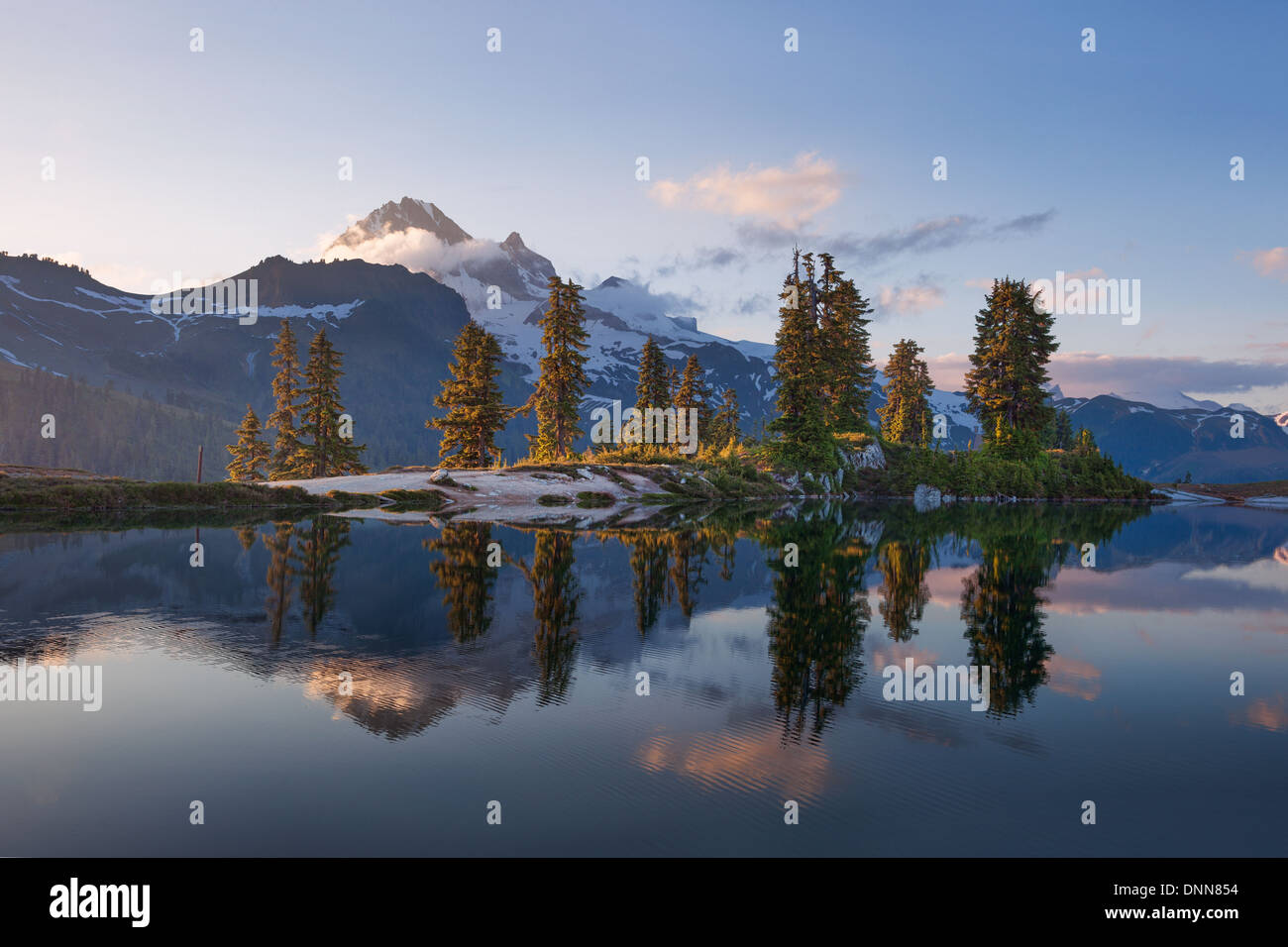 Reflection wilderness hi-res stock photography and images - Alamy