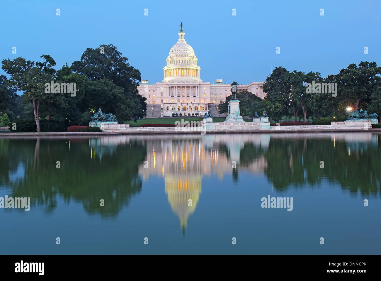 Back of the United States Capitol building and reflecting pool Stock ...
