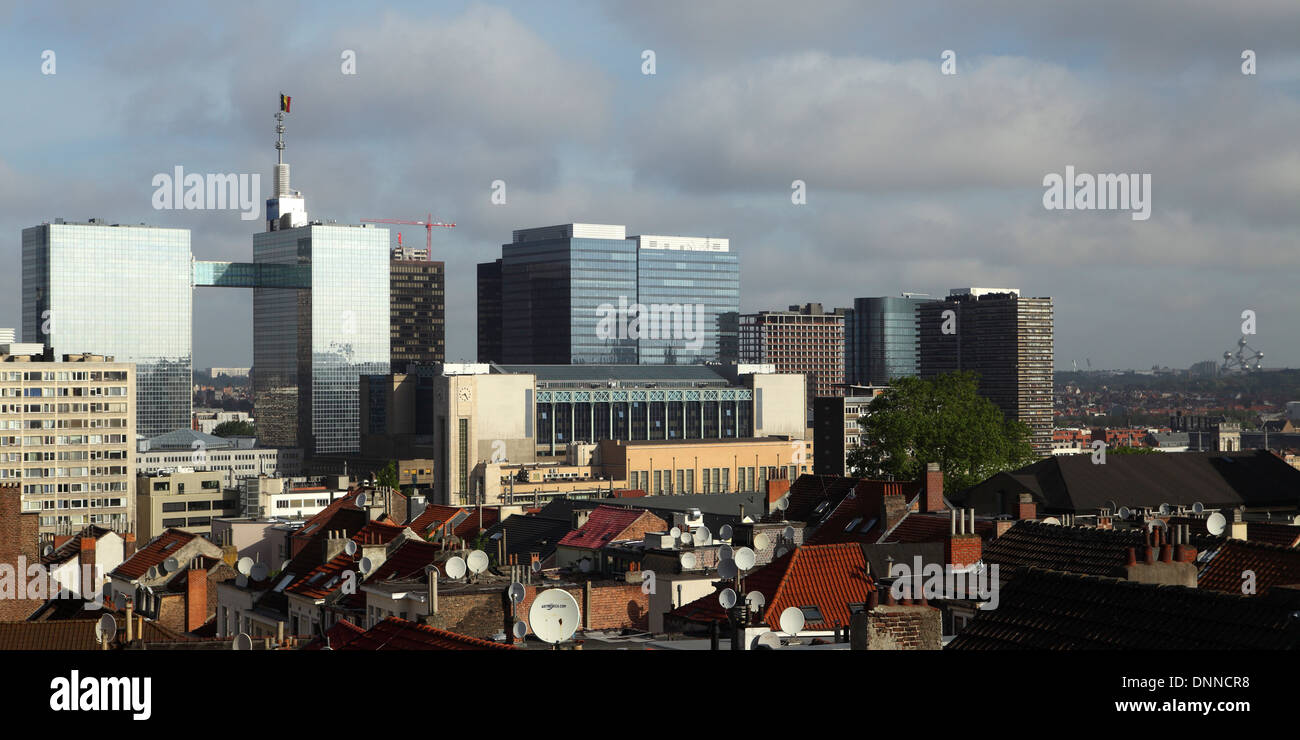 Atomium and brussels and skyline hi-res stock photography and images ...