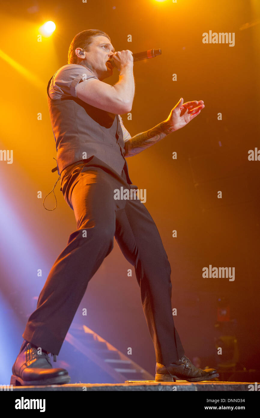 Shinedown hi-res stock photography and images - Alamy